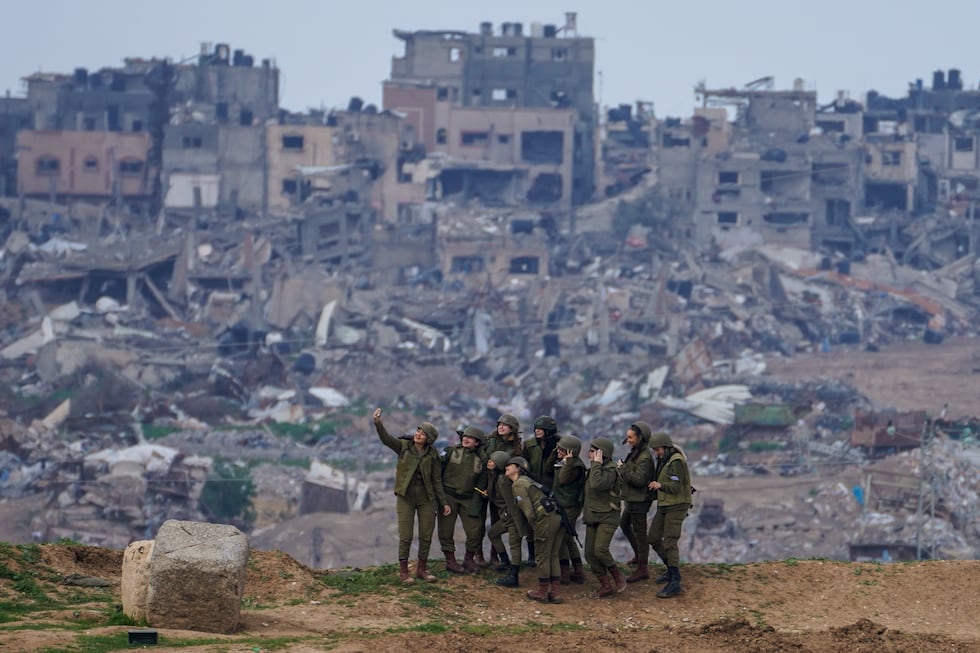 'Investigating war crimes in Gaza': Selfies of war crimes in Gaza ...