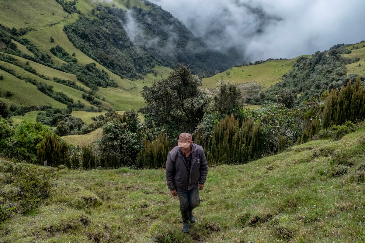 Refusing to evacuate, residents near a smoking Colombian volcano watch ...