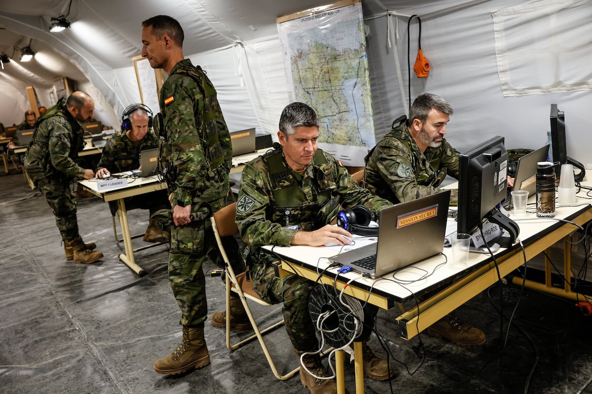 El sector de la defensa brilla en la guerra con sueldos un 85% superiores a la media española ...