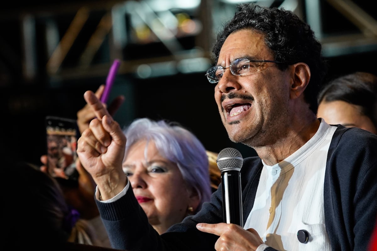 Iván Cepeda se dispara en la encuesta presidencial del Centro Nacional ...