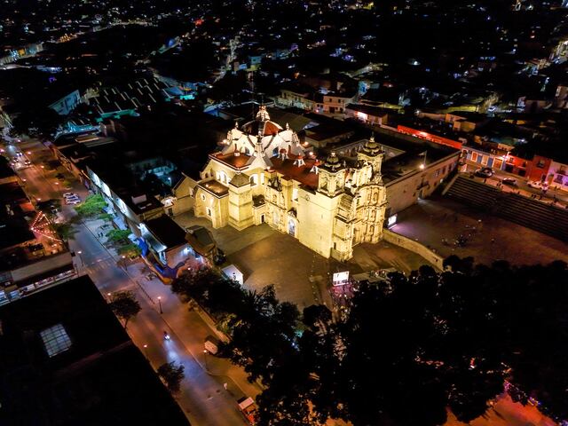 Iberdrola México: La Basílica de la Soledad estrena iluminación ...