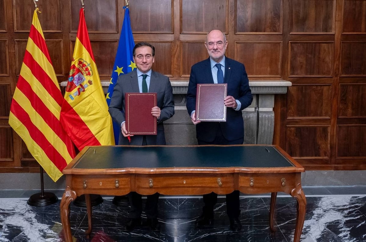 Albares y Duch firman un acuerdo para dar a Cataluña asiento en la ...