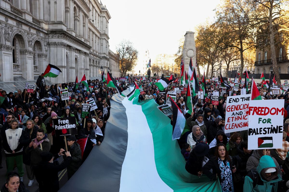 Tens of thousands march in London for permanent ceasefire in Gaza ...