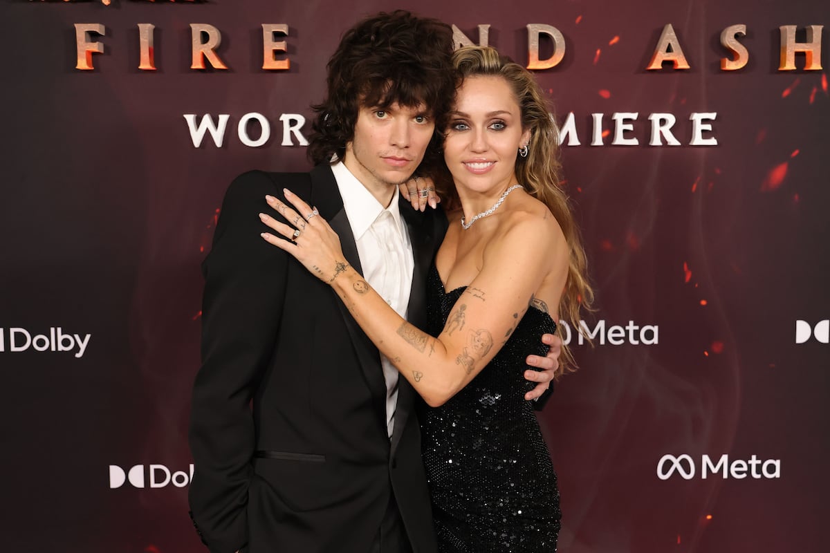 Miley Cyrus se compromete con su novio, Maxx Morando | Gente | EL PAÍS