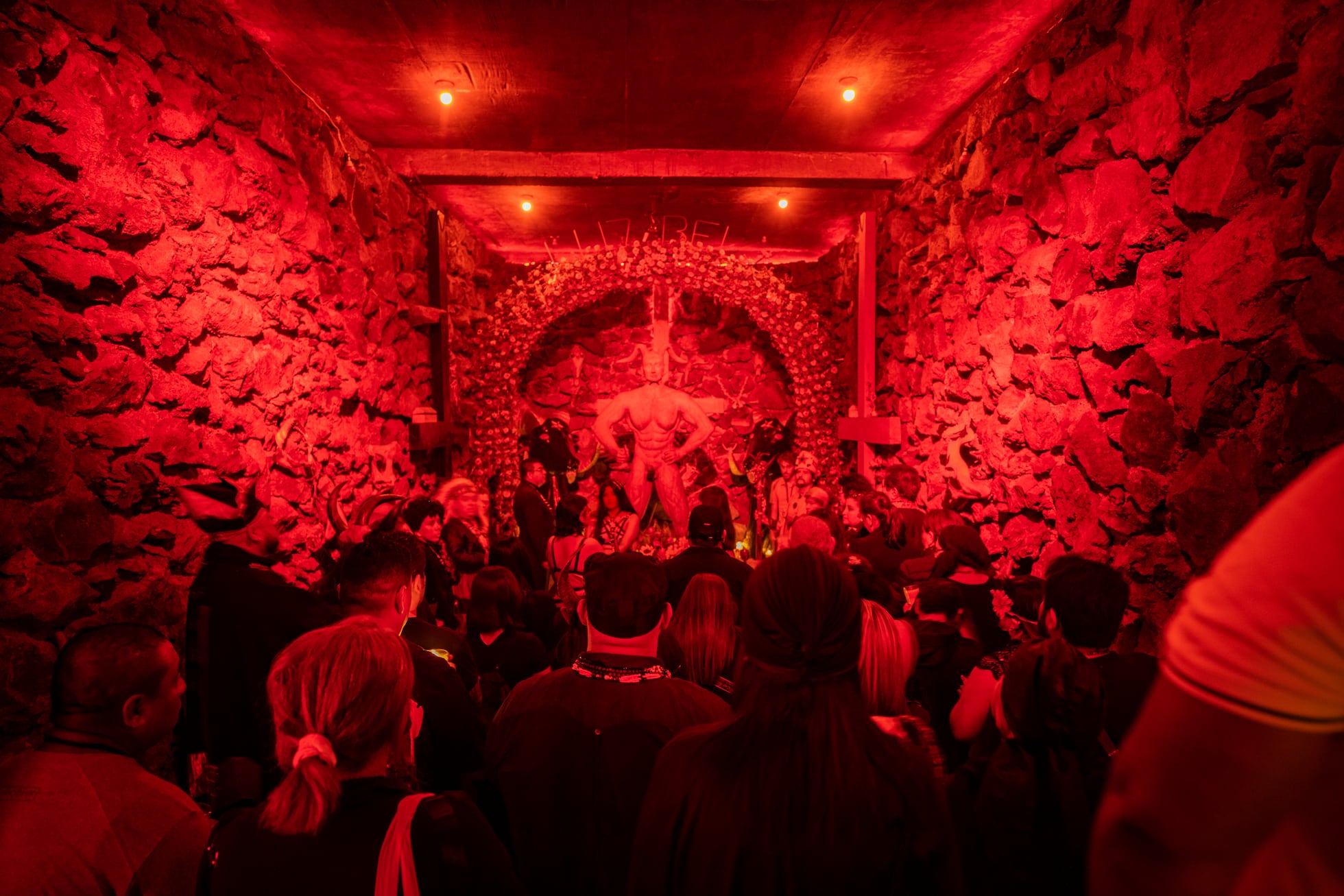 Día de los Brujos: La misa negra de Enrique Marthen, el brujo mayor de ...