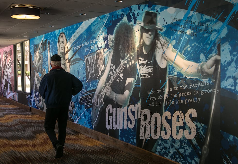 The Story Of Guns N Roses Failed Album 17 Years Of Turmoil A Ban In