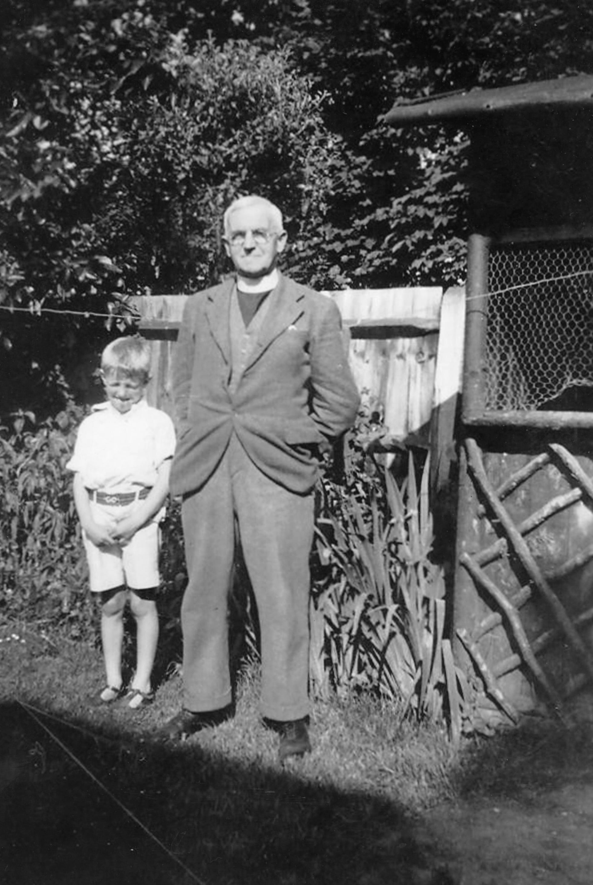 Tom Sharpe: A Nazi father, beatings, sexual repression and a final ...