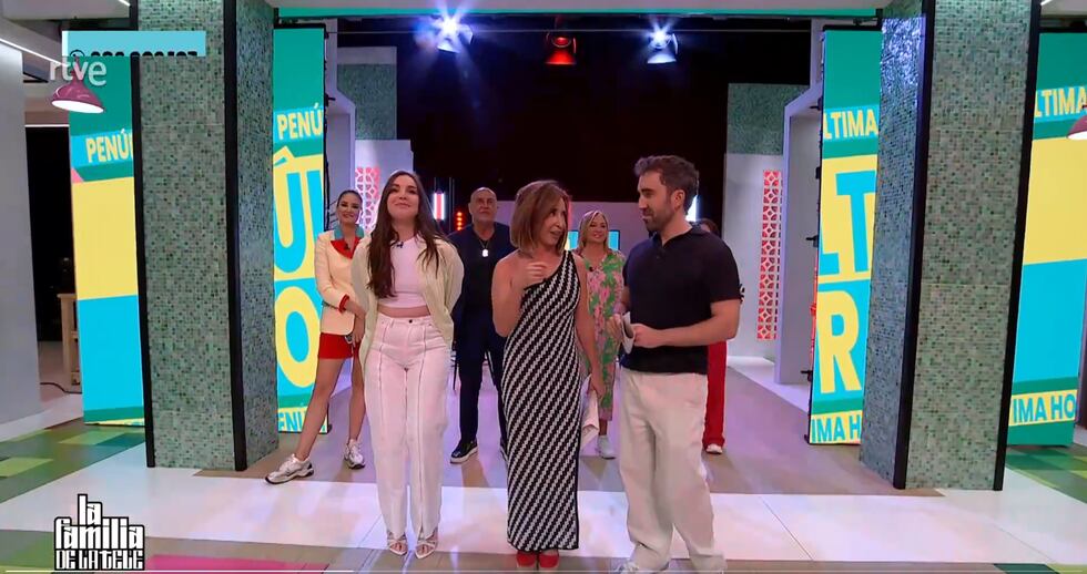 ‘La familia de la tele’ se despide en directo de las tardes de La 1 ...