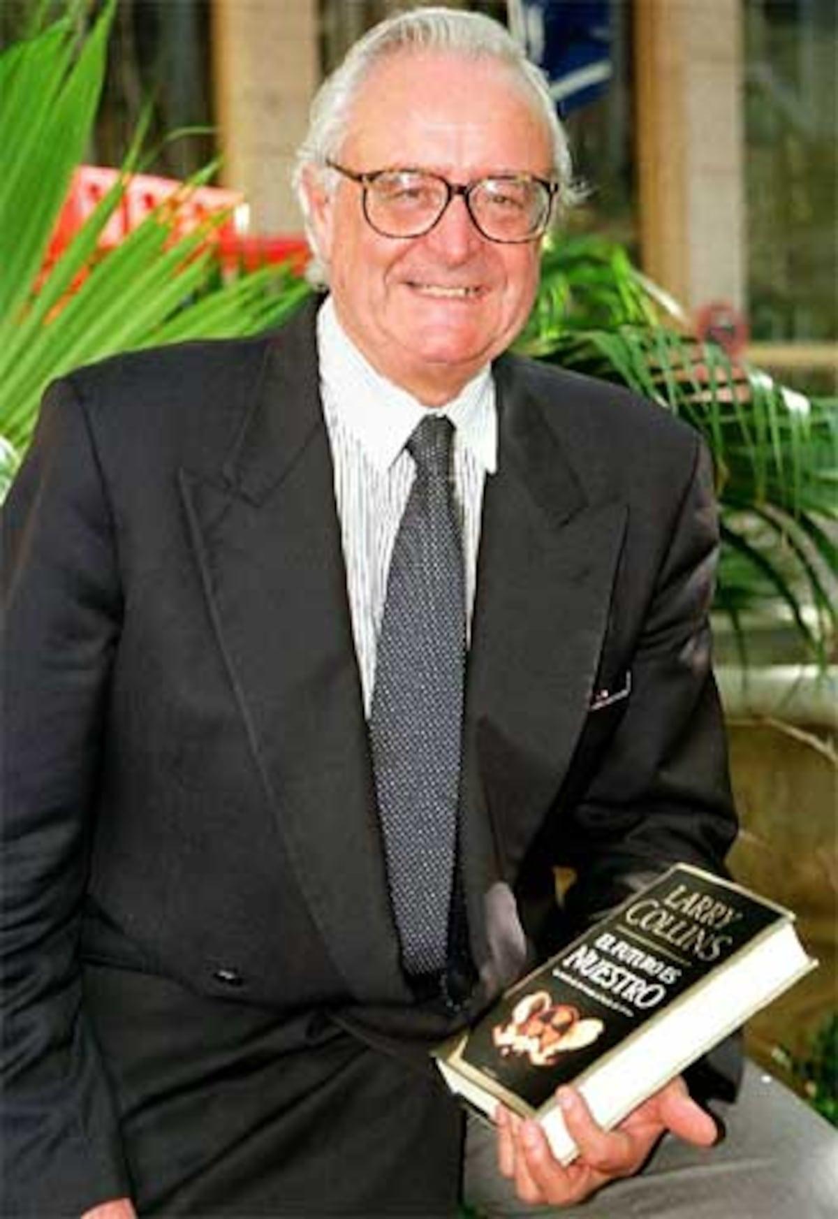 Fallece a los 75 años el novelista estadounidense Larry Collins ...