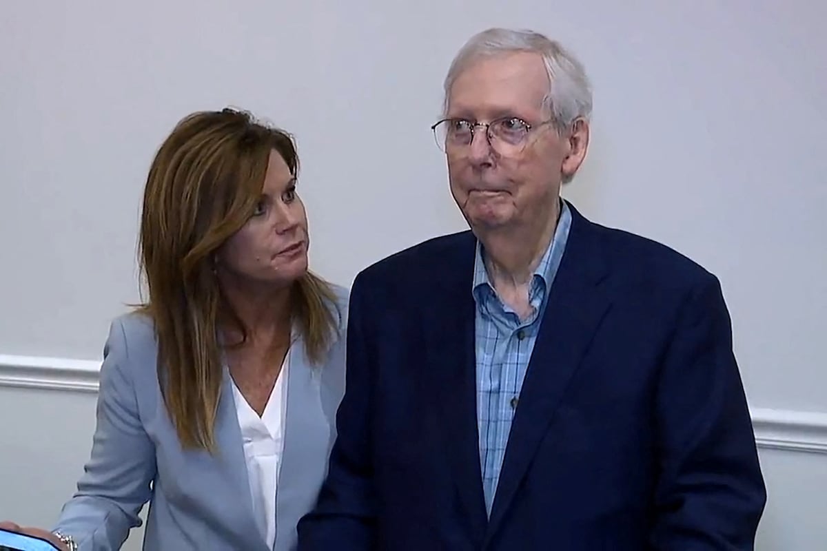 Mitch McConnell, el líder republicano en el Senado, se vuelve a quedar ...