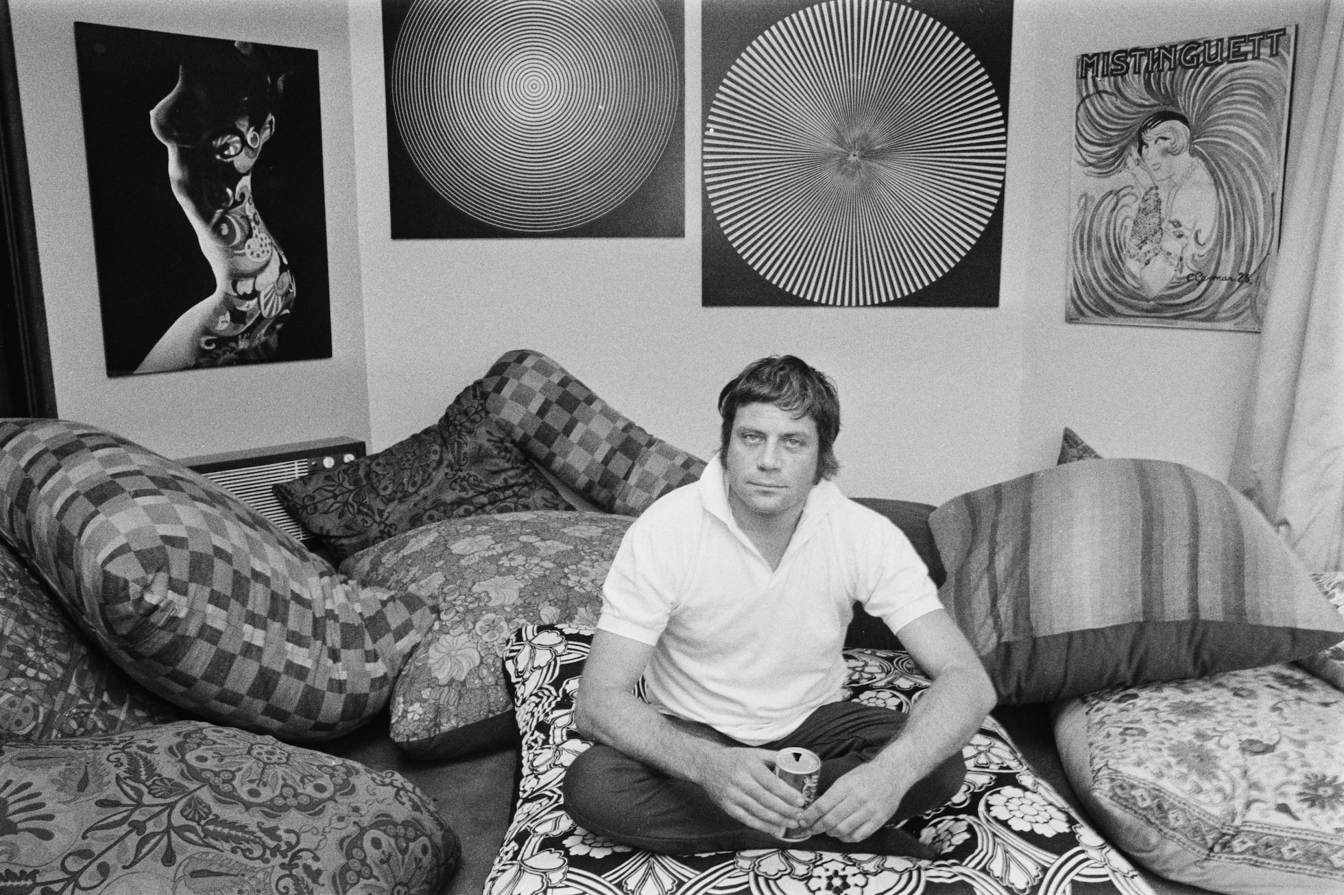 ‘When he’s sober, he’s boring as hell’: 25 years without Oliver Reed ...