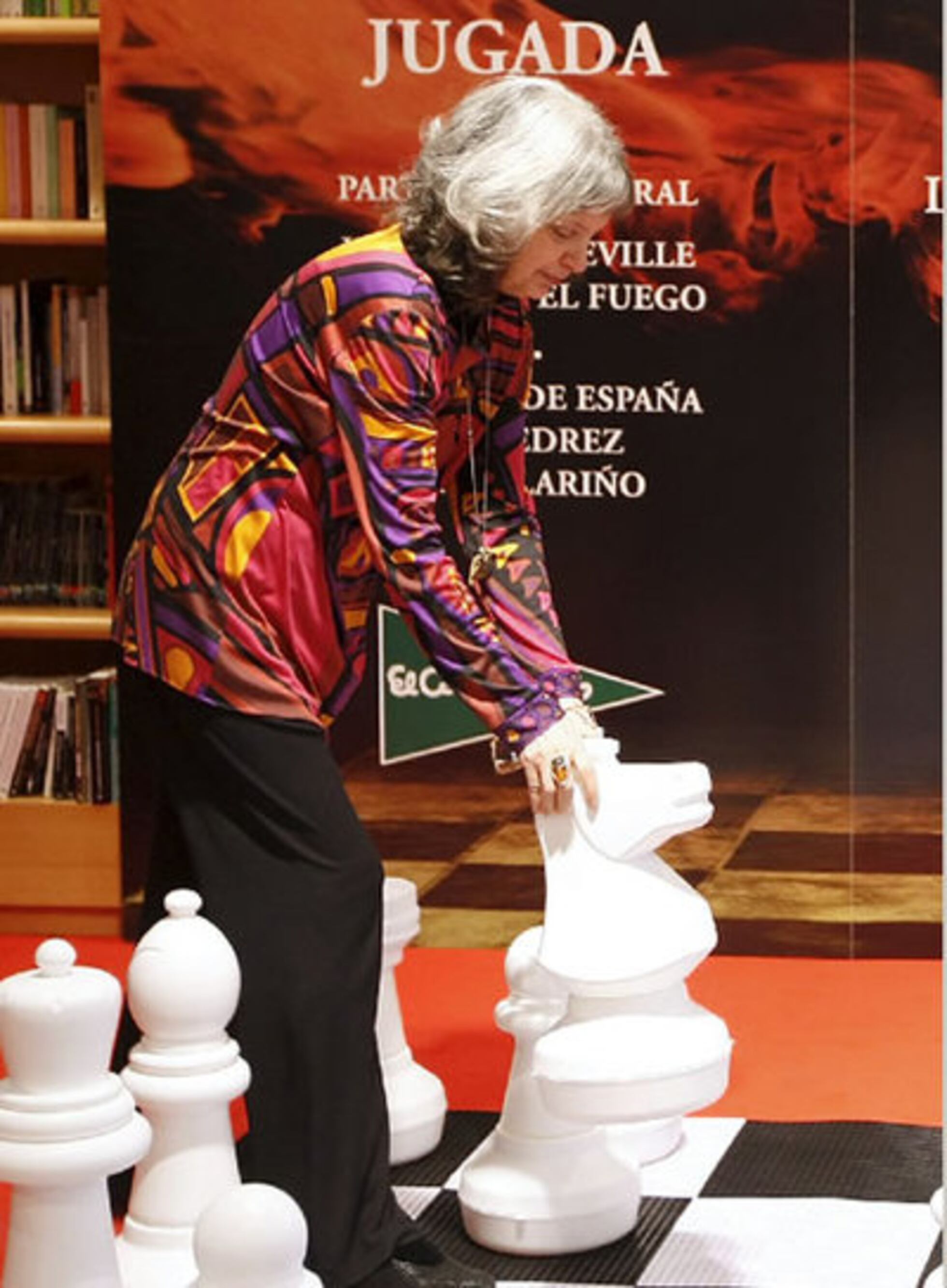 Katherine Neville concluye la partida de ajedrez 20 años después ...