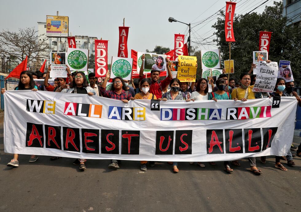 Naomi Klein: India ataca a los activistas del clima con la ayuda de las ...