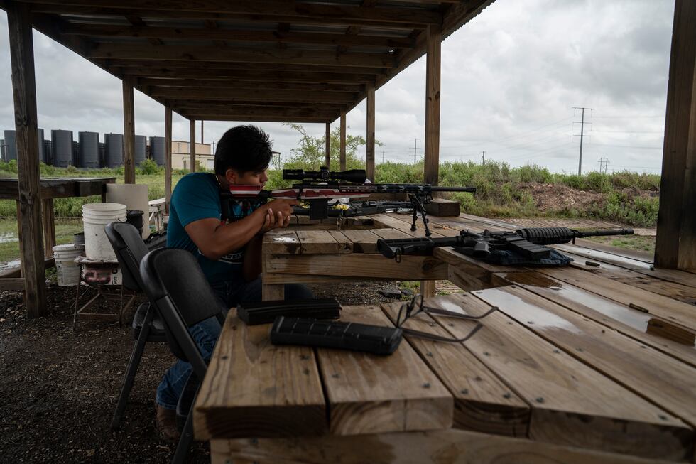 Gun purchases soar among Latinos in the United States | U.S. | EL PAÍS ...