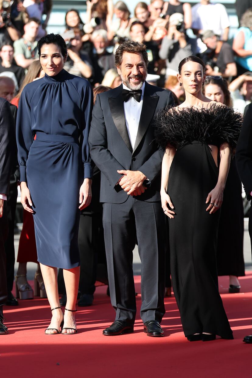 La elegancia de Victoria Luengo, de Loewe, y Javier Bardem, de Zegna ...