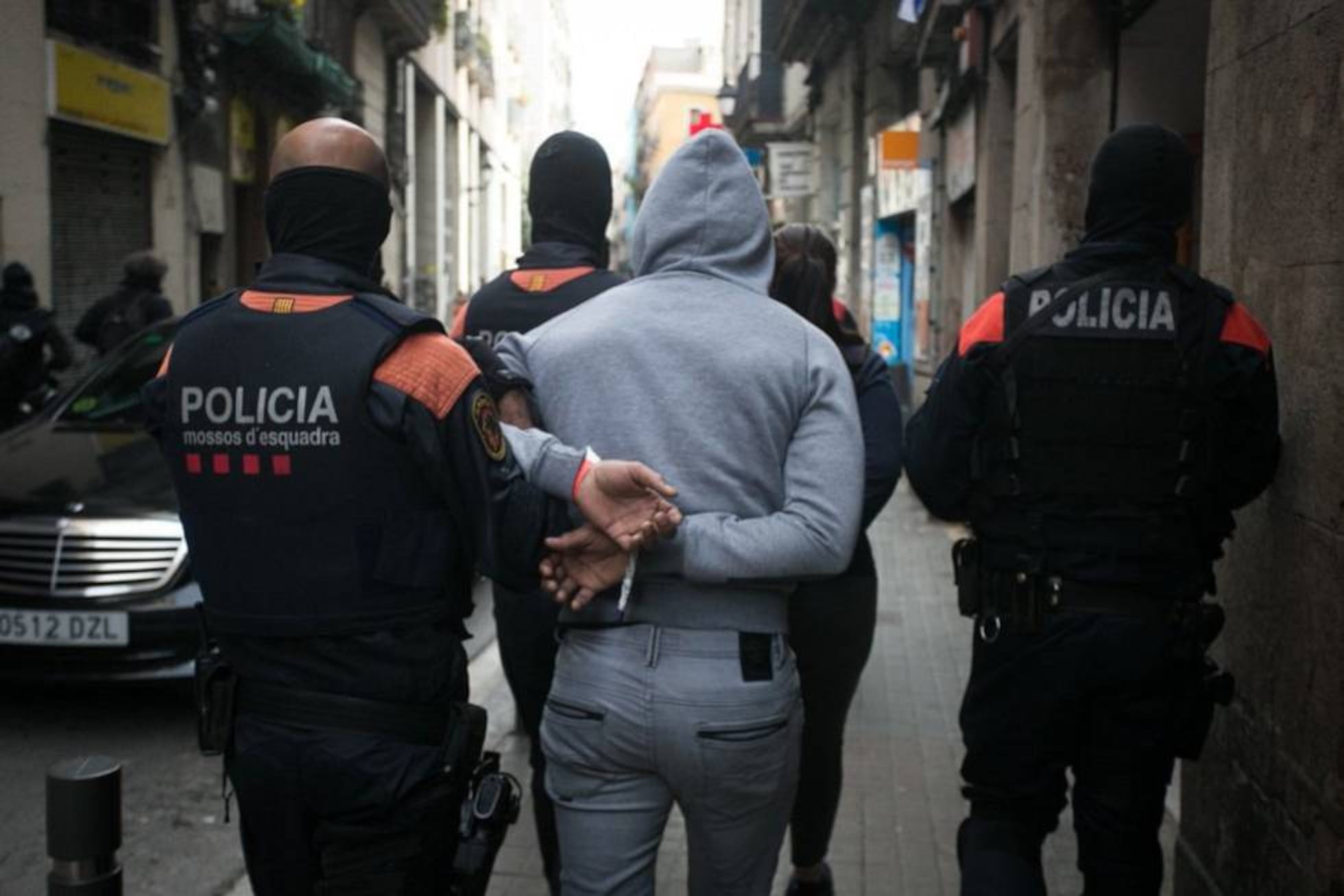Drug abuse: Police launch major raid on Barcelona drug dens to combat ...