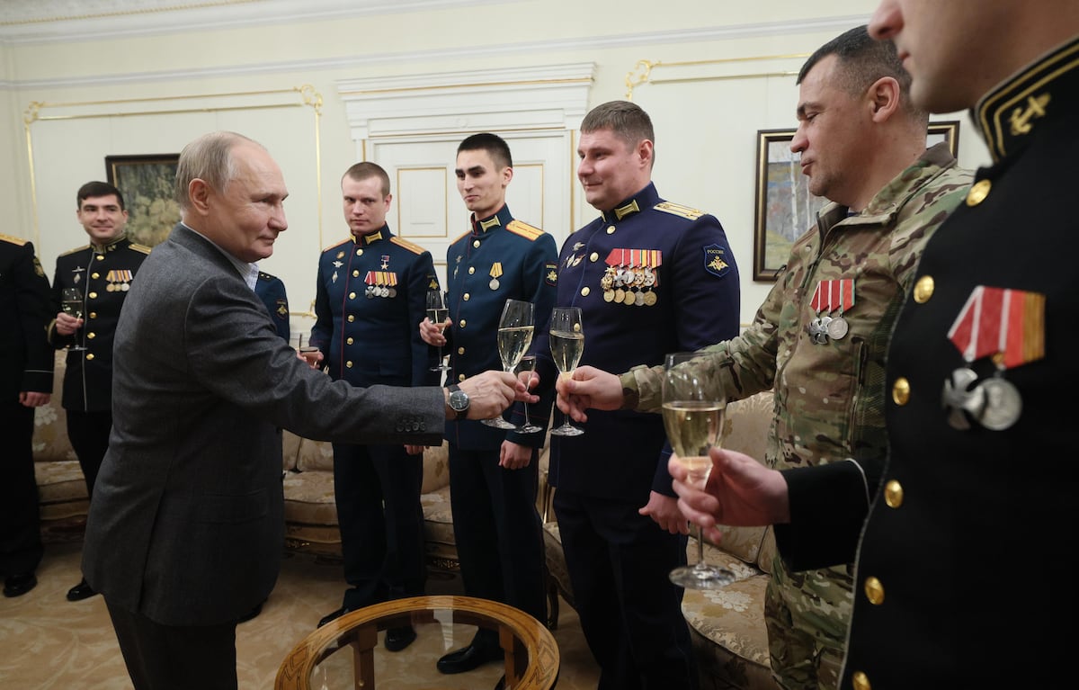 Putin speeds up a citizenship path for foreigners who enlist in the ...