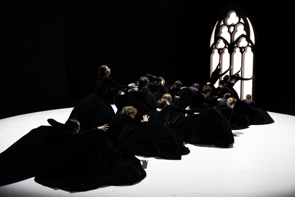 Marcos Morau deslumbra en Bélgica con su radical visión de Romeo y ...