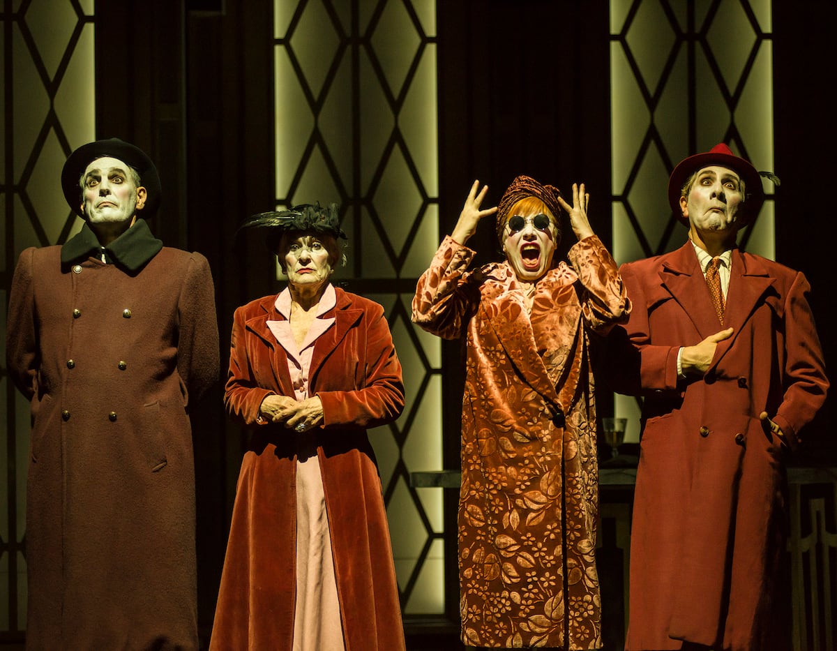 ‘La gran ilusión’: un juego teatral al filo de lo verosímil | Babelia ...