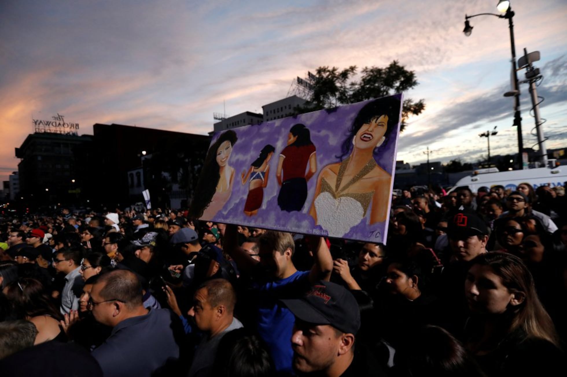 Selena Quintanilla recibe la Medalla Nacional de las Artes de Estados ...