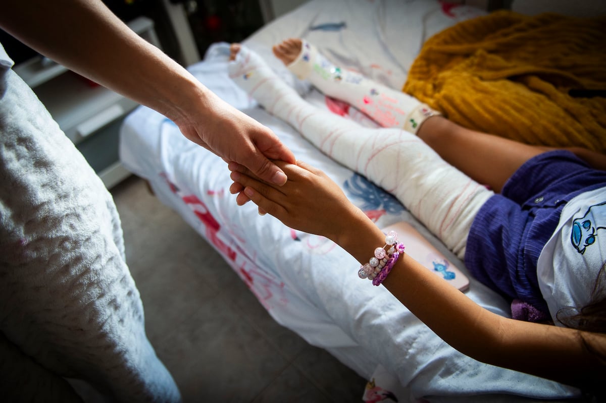 Los padres de la niña atropellada por el coche del director de policía ...