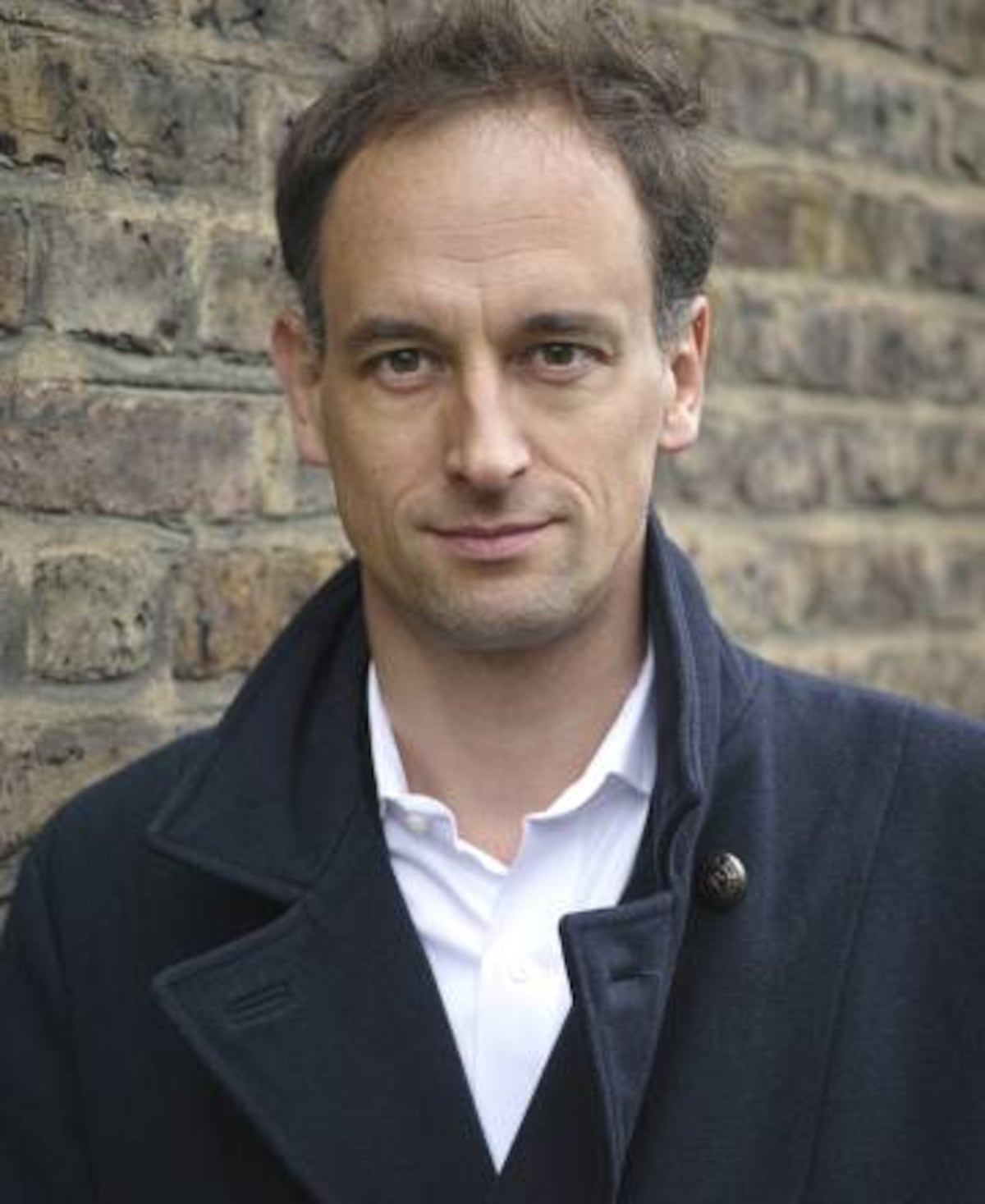 Charles Cumming, En un país extraño: Larga vida al nuevo maestro de la ...