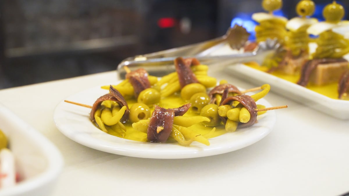 El bar que hace de la gilda un arte (y el que la convierte en plato ...