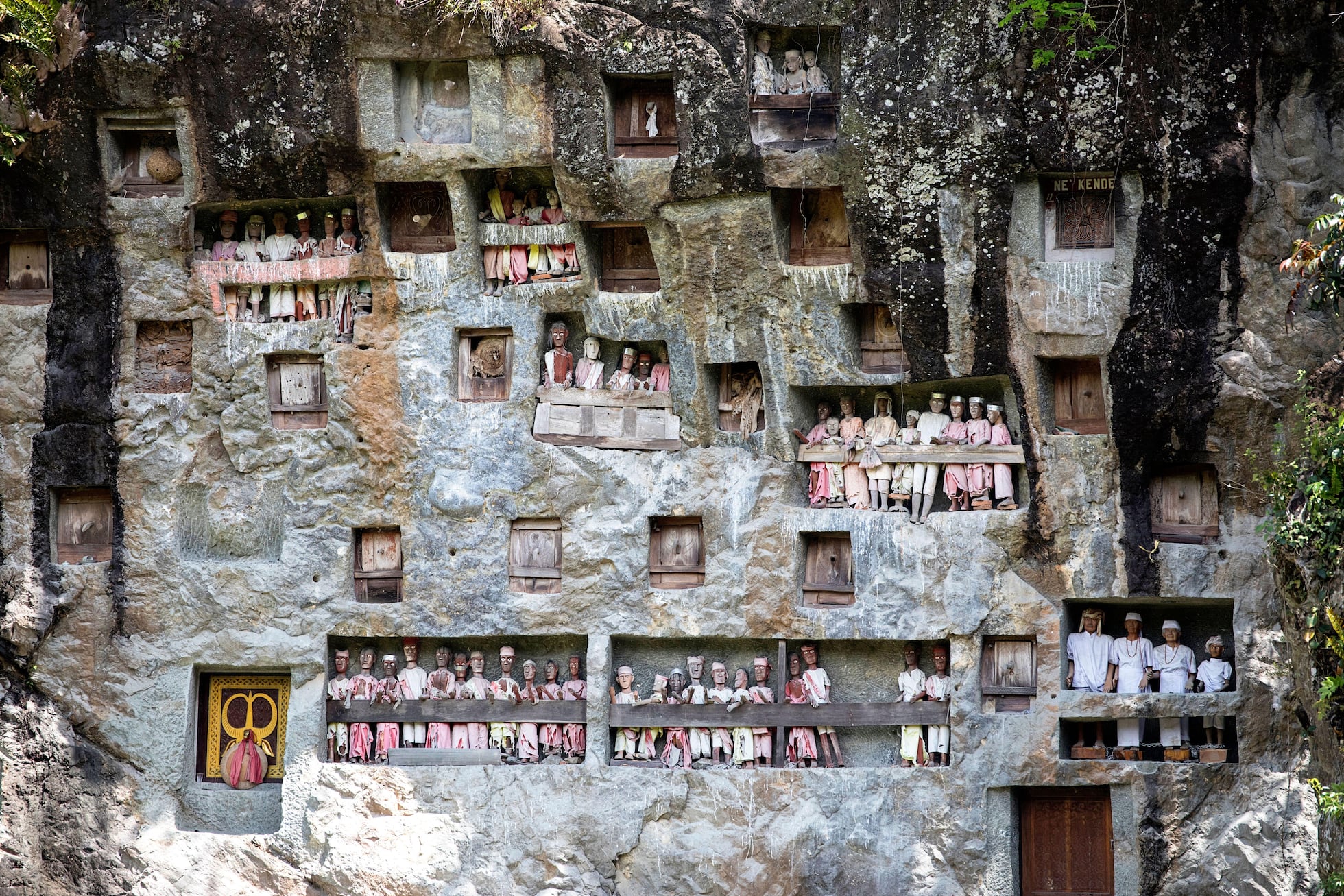 Toraja, el lugar de Indonesia donde los muertos conviven con sus familias | El Viajero | EL PAÍS