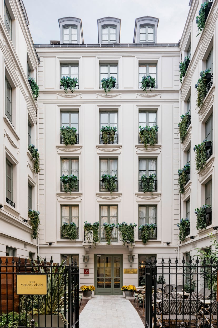 A night at Maison Colbert: How the Paris residence of Simone de ...