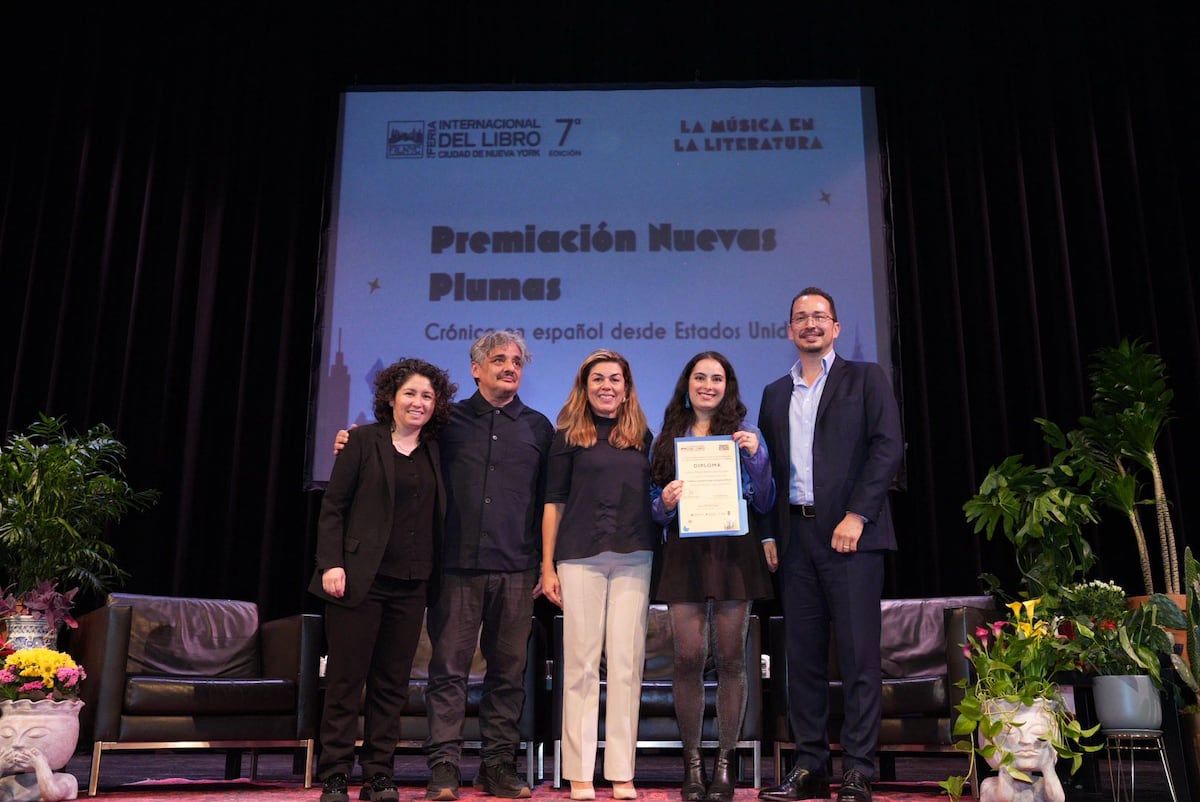 Ana María Betancourt gana el primer Premio Nuevas Plumas Estados Unidos ...