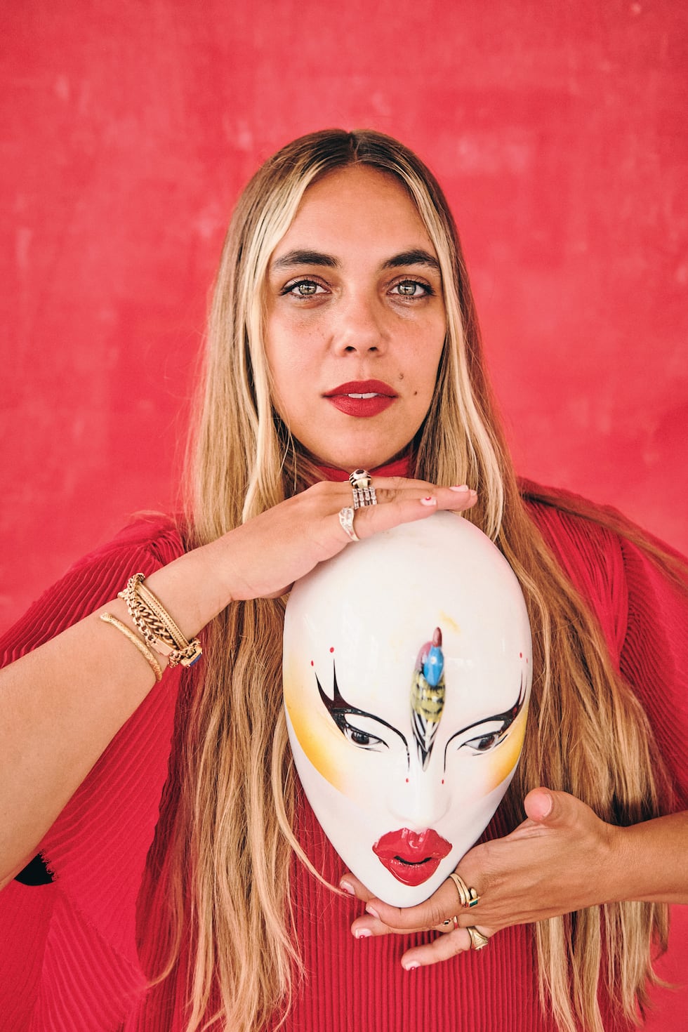 Orly Anan: “Siento que me llegan las ideas cuando se abre un canal. Yo simplemente las traigo a ...