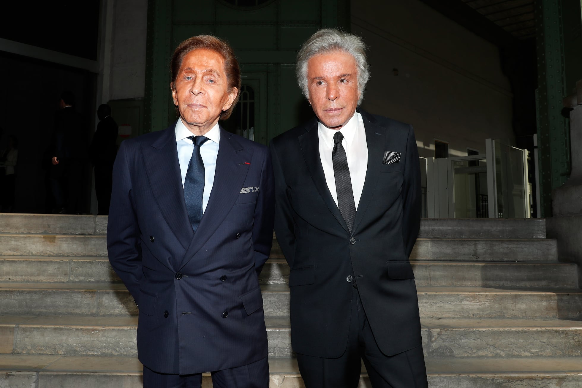 La vida de Valentino, el dueño y señor del color rojo, en imágenes ...