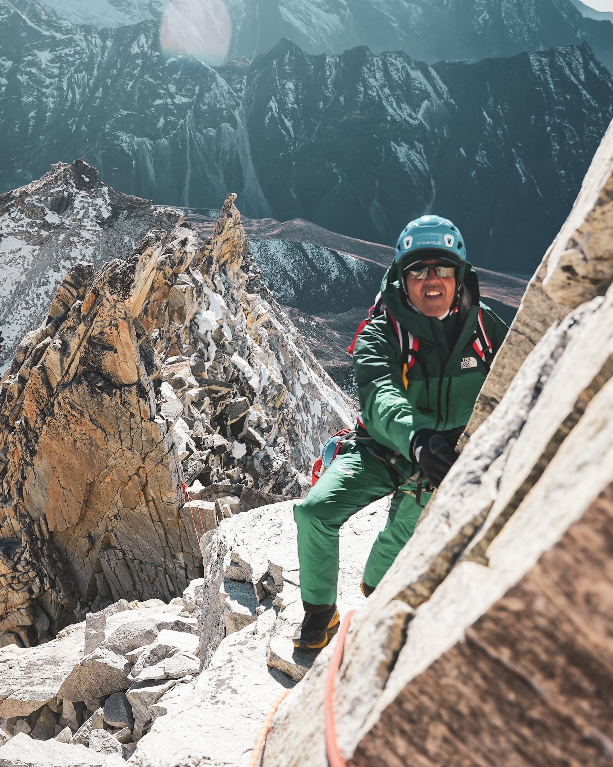 El alpinista Simone Moro sobrevive a un infarto a 5.000 metros y ...