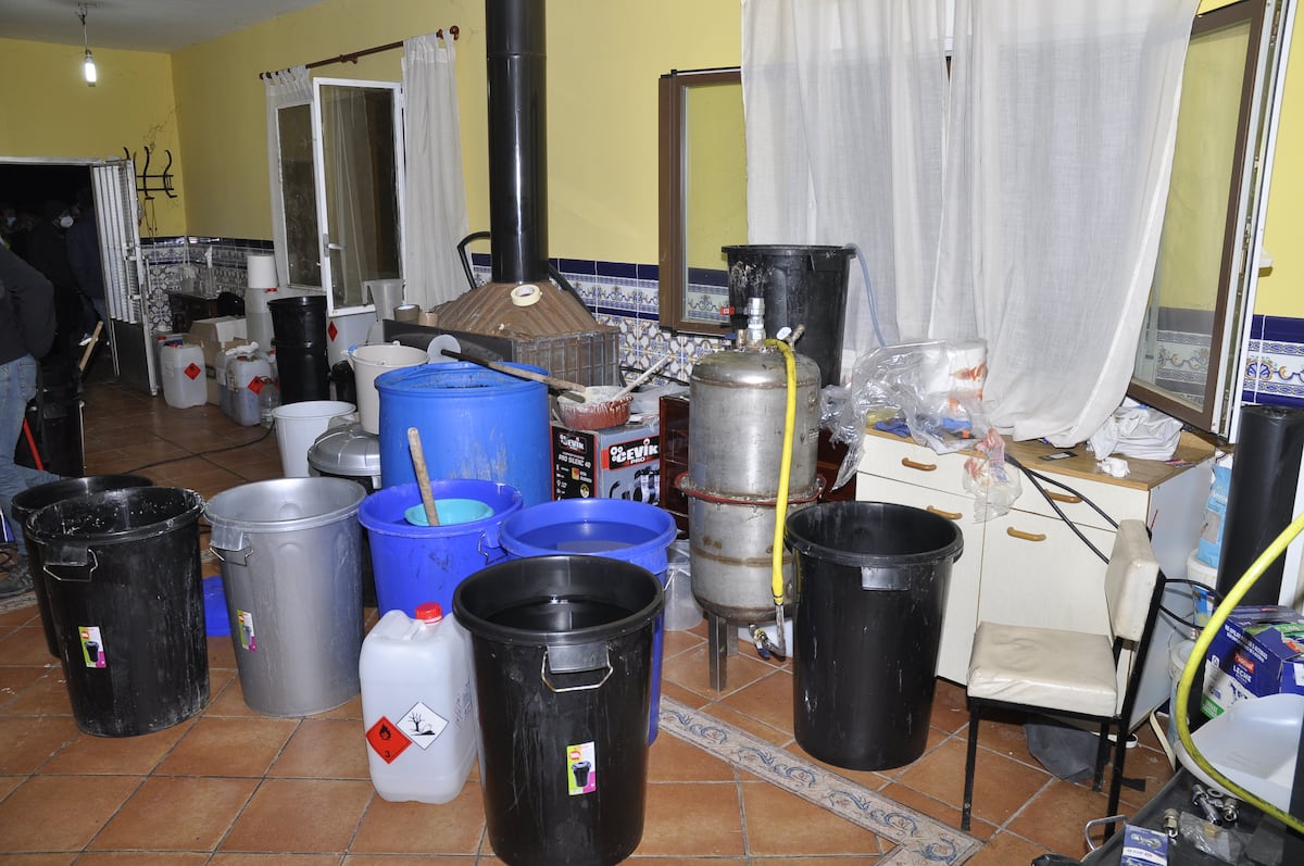 Inside a drug lab: Trafficking rings import chemists to teach ‘cooks ...