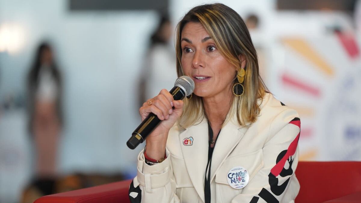 Lina María Barrera Rueda: La intocable del Gobierno Petro (y no es ...