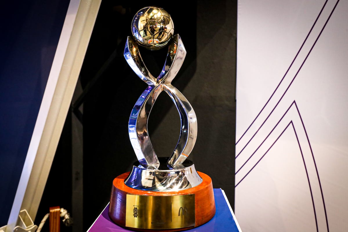 La polémica copa de fútbol sin género lanzada por Uruguay | Vídeos | EL ...