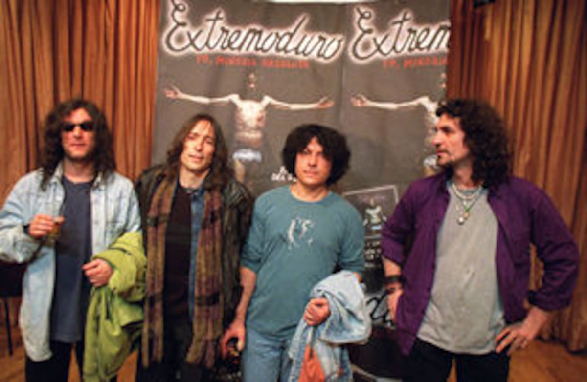 El grupo musical Extremoduro, en la presentación de su disco "Yo ...