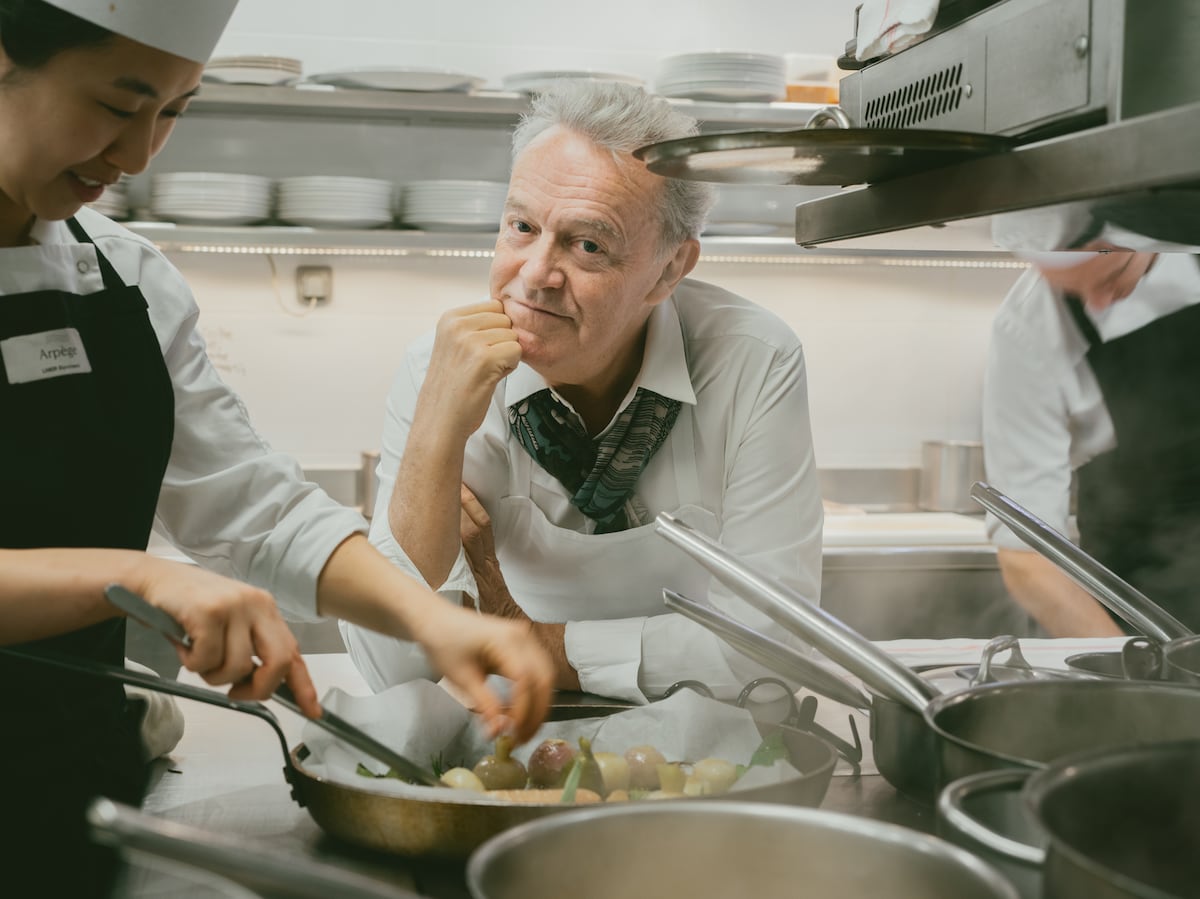 Alain Passard, el chef con tres estrellas Michelin que renuncia a la ...