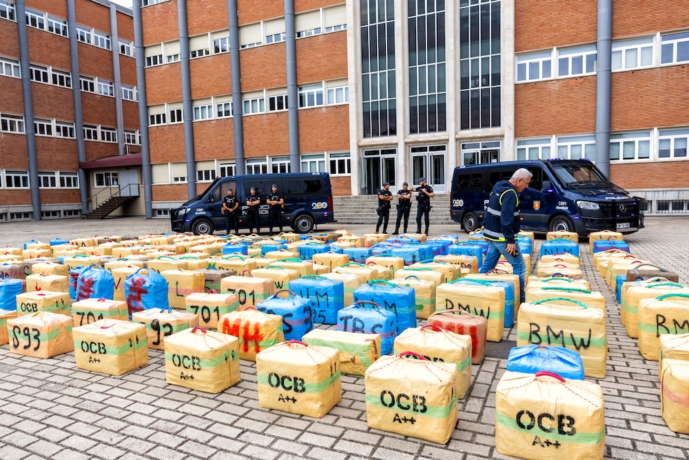 Las rutas terrestres de hachís se reactivan: 31 toneladas incautadas en ...