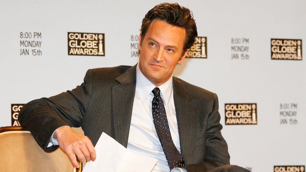 Vídeo | Los claroscuros de la vida de Matthew Perry: del éxito y ...