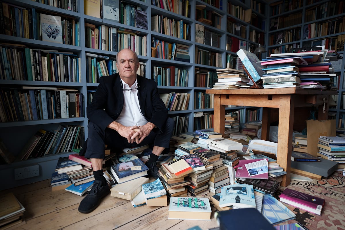 Colm Tóibín, escritor: “El cáncer no me enseñó nada. No hace falta ...