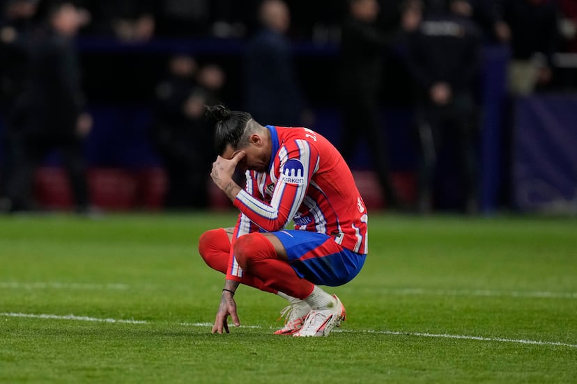 Simeone sobre el cruel resbalón de Julián Alvarez en el penalti ...