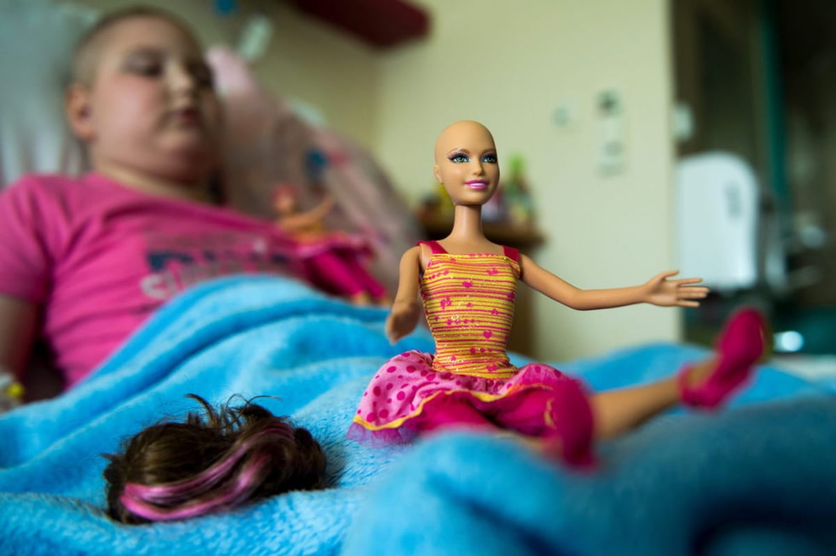 Una Barbie calva para las niñas con cáncer | Mujeres | EL PAÍS