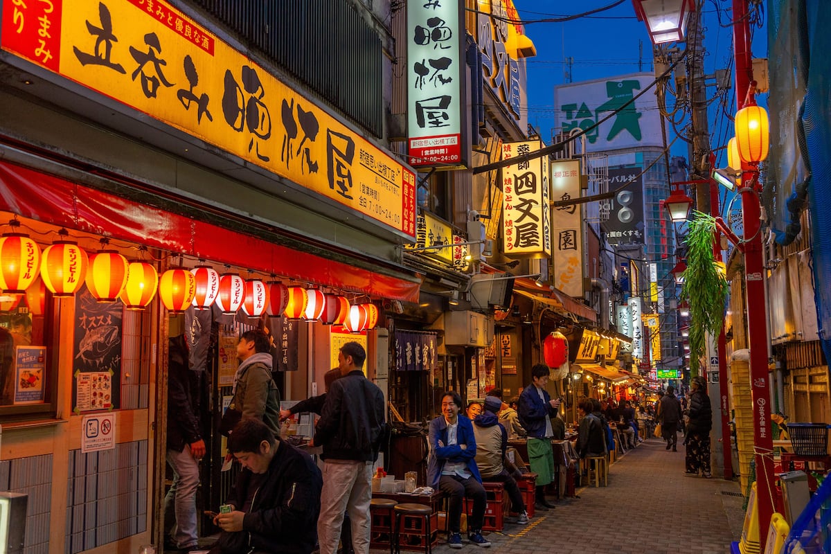 El Tokio de los ‘yokocho’ o ‘zakkyo’, paradas y conceptos para ...