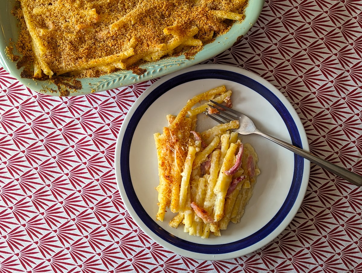 Pasta ‘al gratin’ con bechamel y jamón | El Comidista | Gastronomía ...