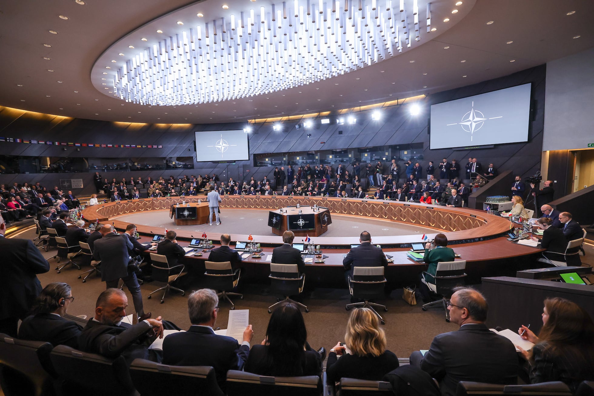 Europa Empieza A Quedarse Sola En La Defensa Y Reconstrucción De 8603