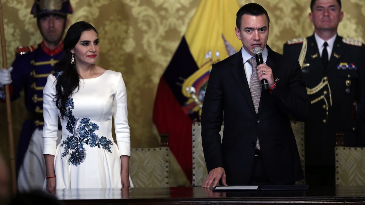 Noboa echa a la fuerza a su vicepresidenta y tiene el camino libre para ...