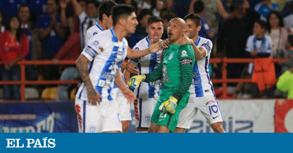 El 'Conejo' Pérez, portero de 44 años, anota de último minuto frente a ...