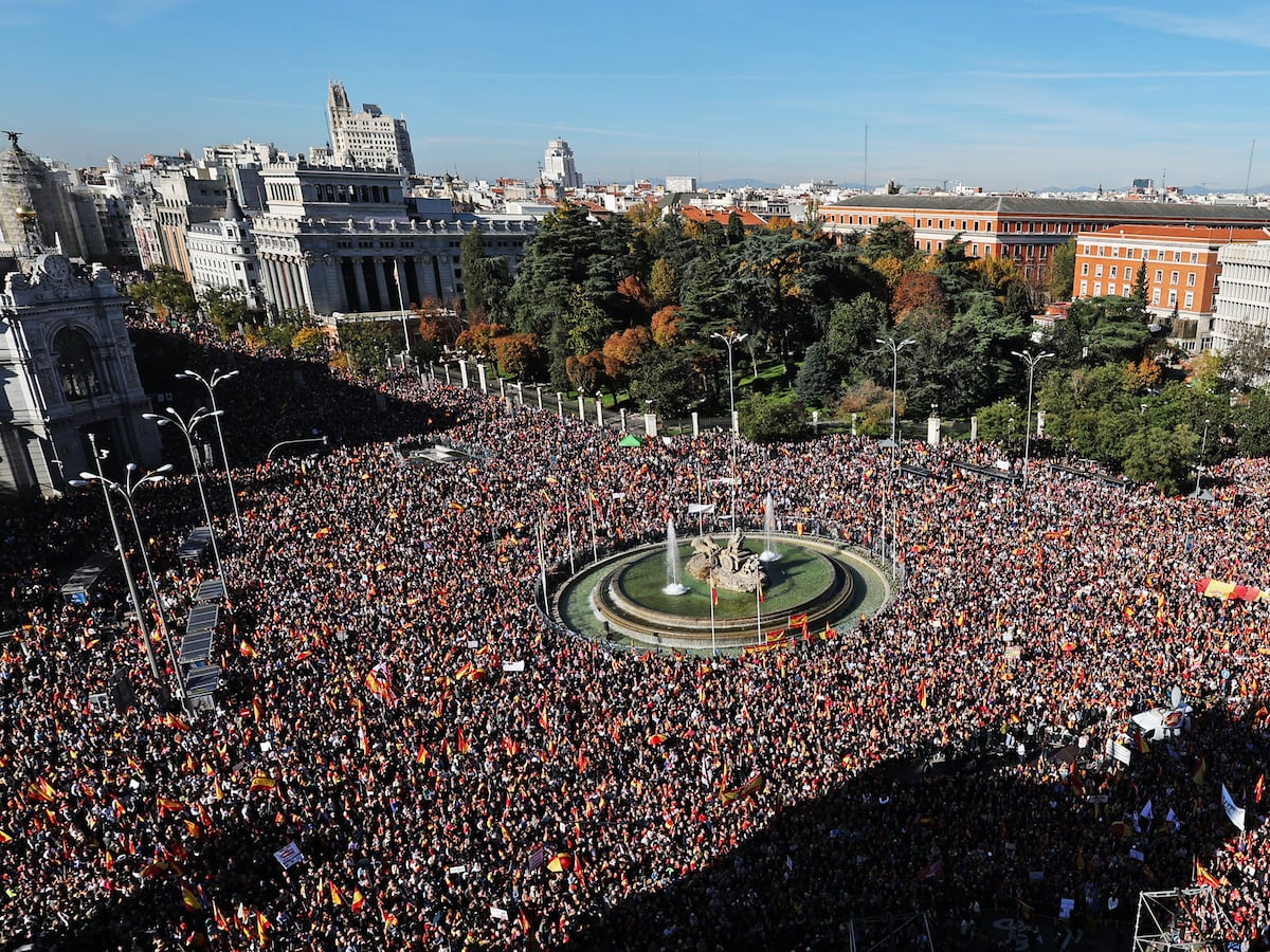 Decenas de miles de manifestantes protestan en Madrid contra la ...