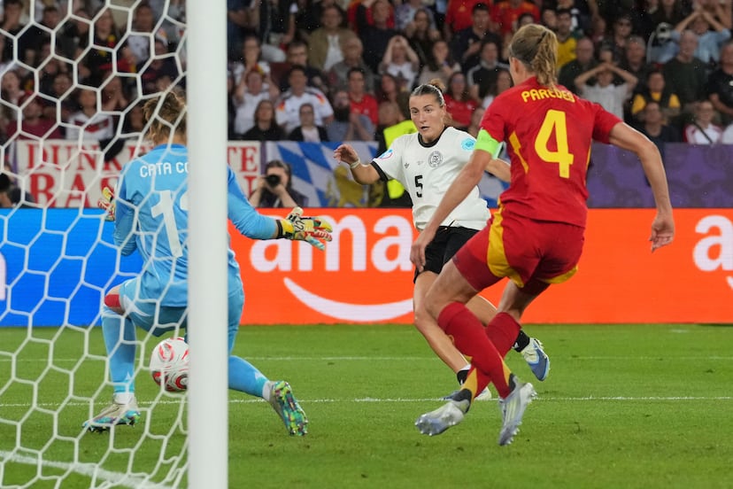 Cata Coll, del hospital a ser la heroína ante Alemania | Eurocopa ...